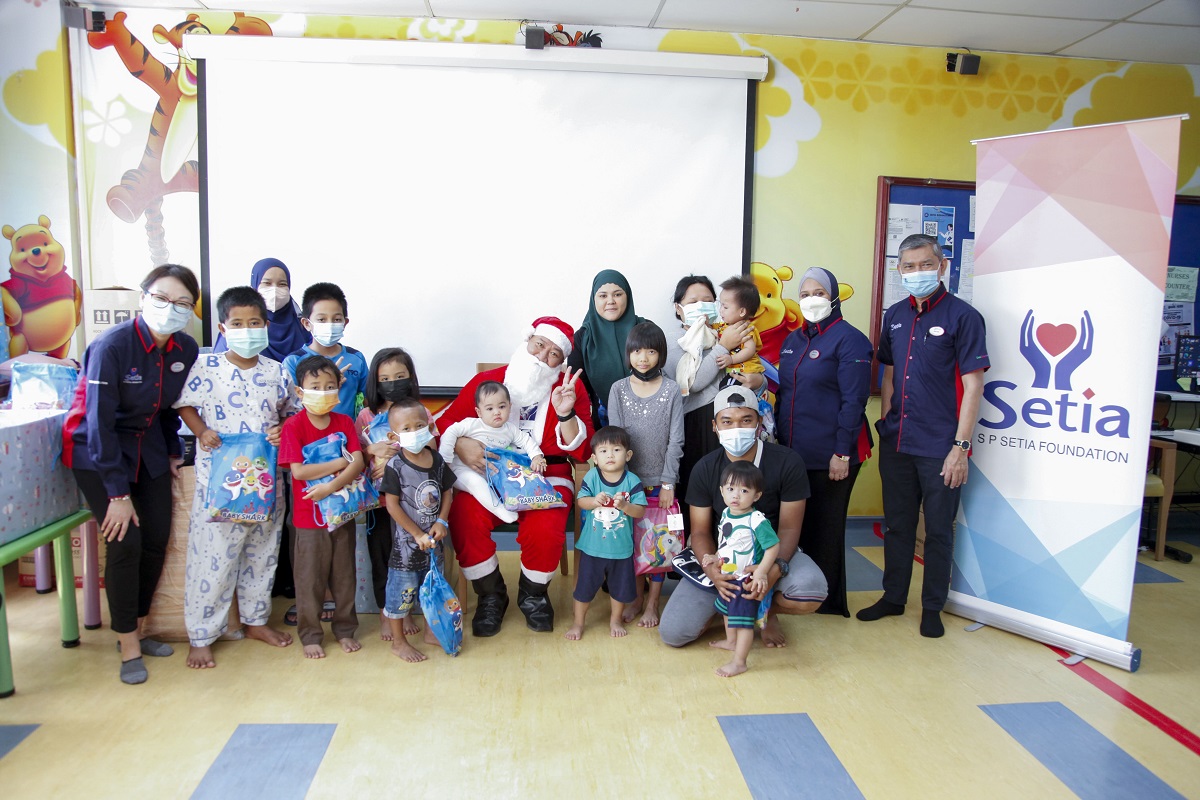 S P Setia Foundation brings Christmas joy to the elderly and children ...